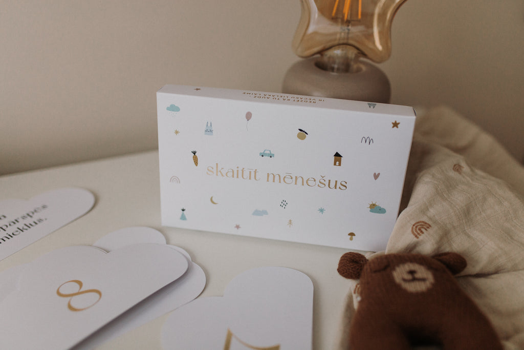 divpusējas mēnešu mākoņkartītes – PIPARMĒTRA